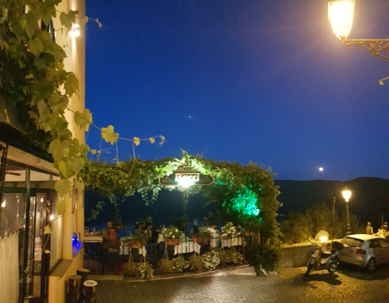Bucci Restaurant Gallery - Hotel Castel Gandolfo